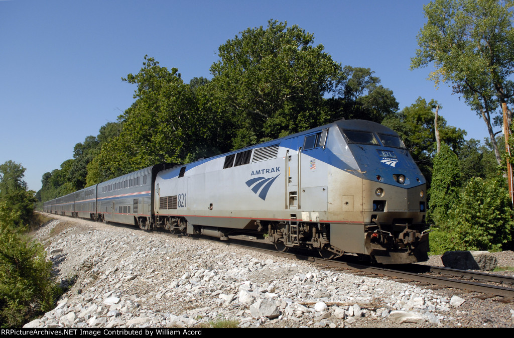 Northbound Amtrak Texas Eagle Led By AMTK 821